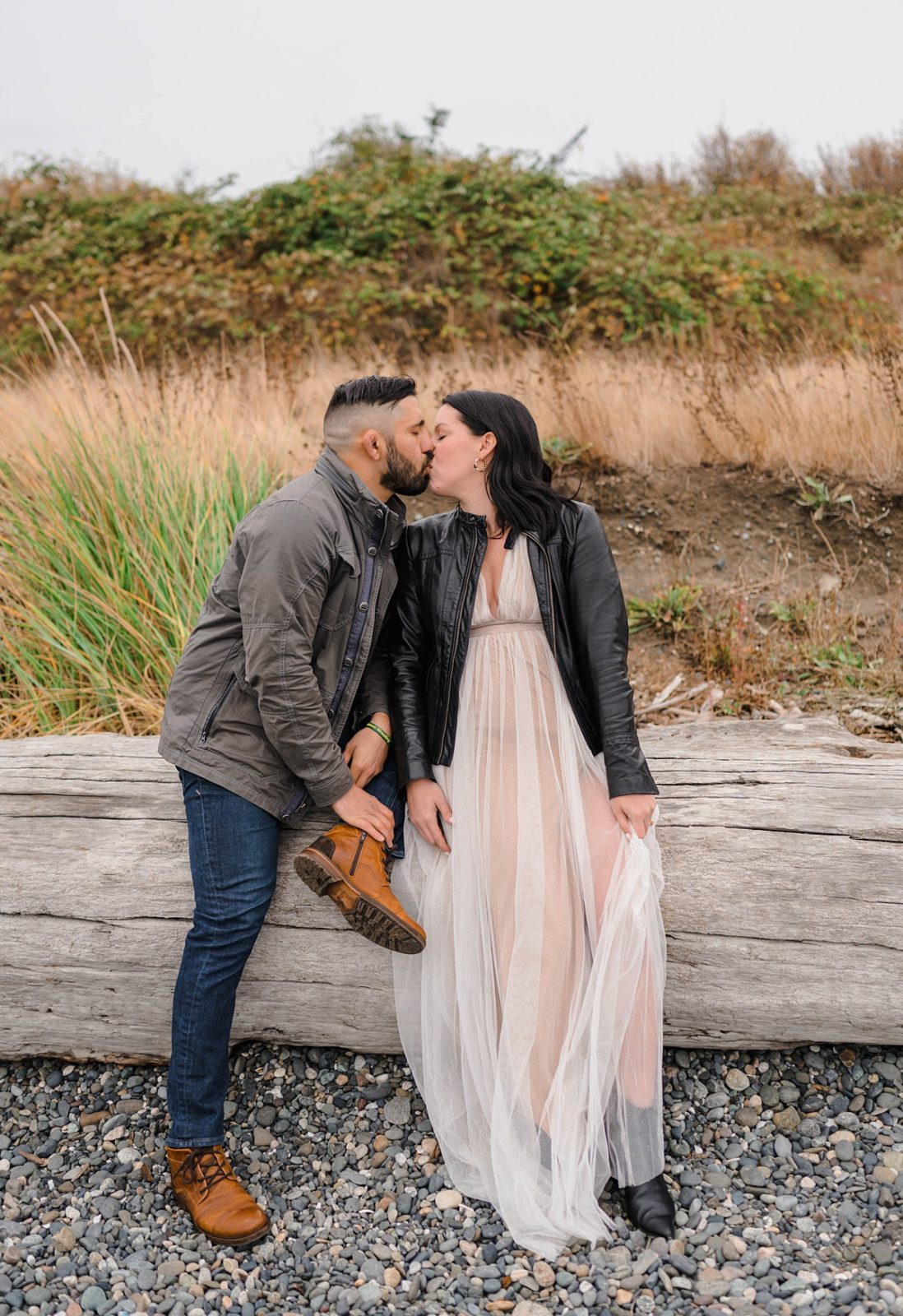 Fall Engagement Discovery Park, Seattle, WA - Hannah Smith Photography ...