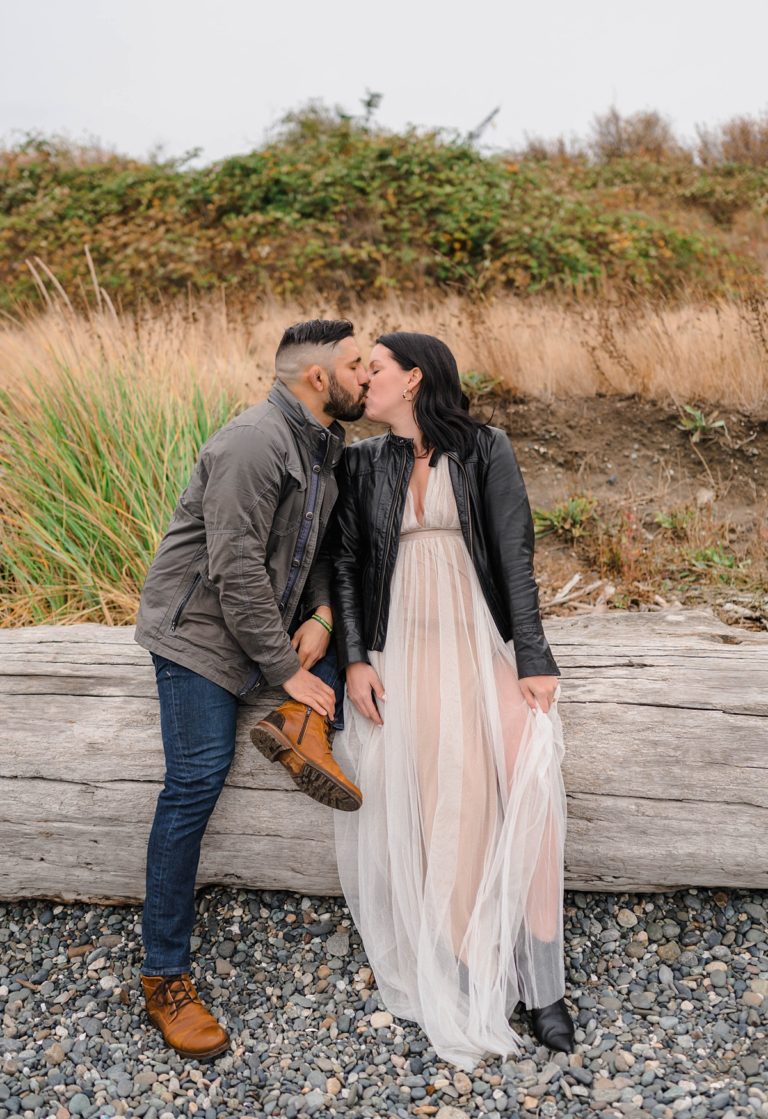 Fall Engagement Discovery Park, Seattle, WA - Hannah Smith Photography ...